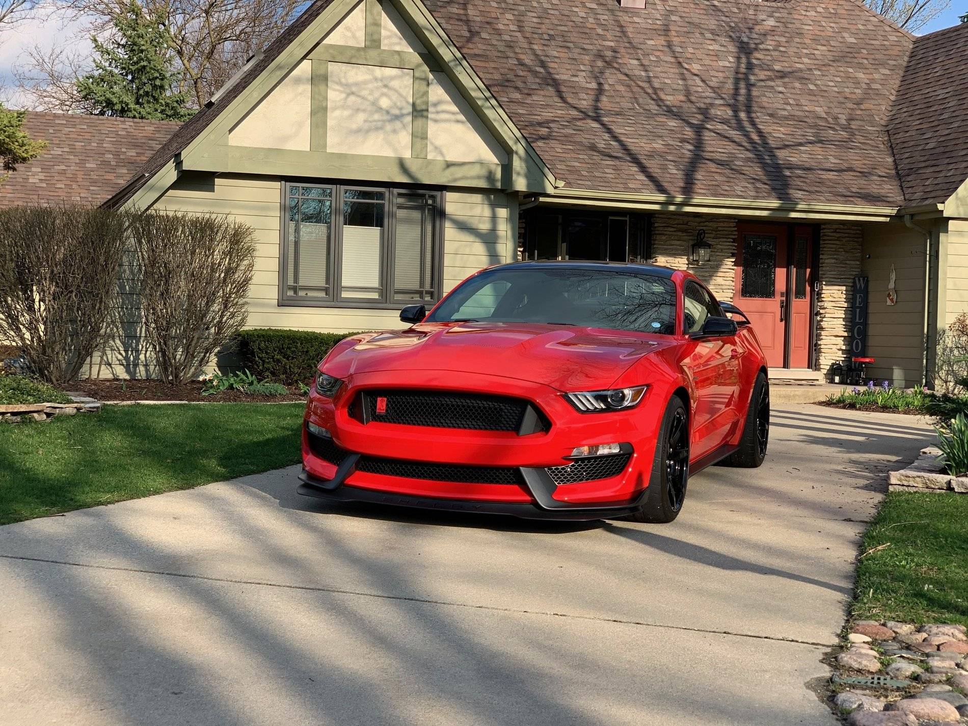 GT - 2016 GT350R RARE Race Red Painted Black Roof, 1550 miles Ford Ext ...