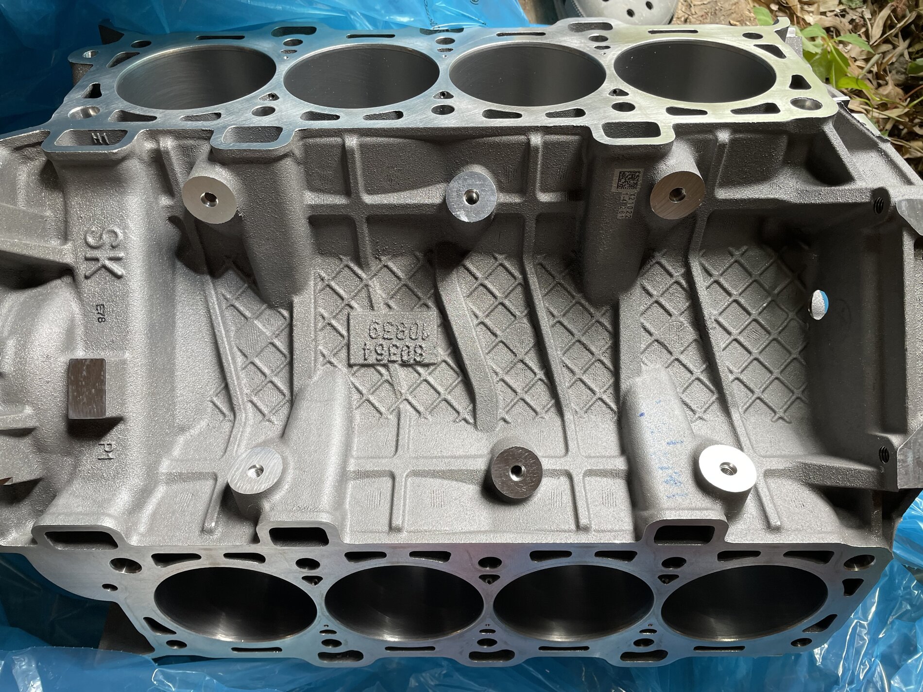 Just some pics of a VooDoo engine block - GR3Z-6010-F | 2015+ S550 ...